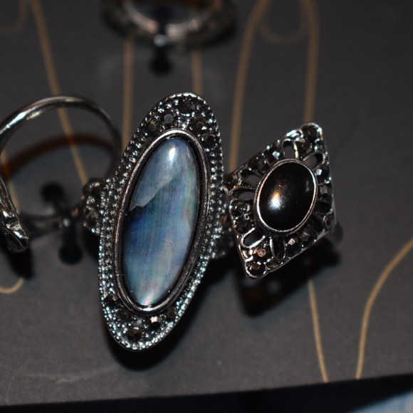 Forever 21 | Jewelry | 5 Forever 2 Silver And Black Ring Set | Poshmark